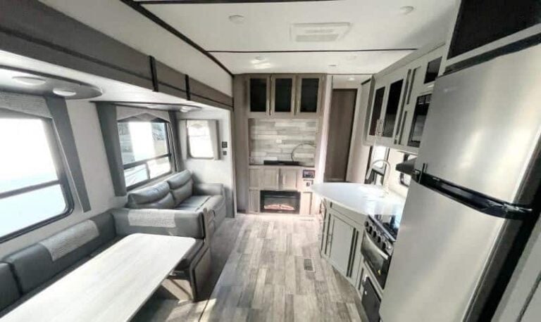 Luxury 5* Motorhome • The Pop-Up Hotel